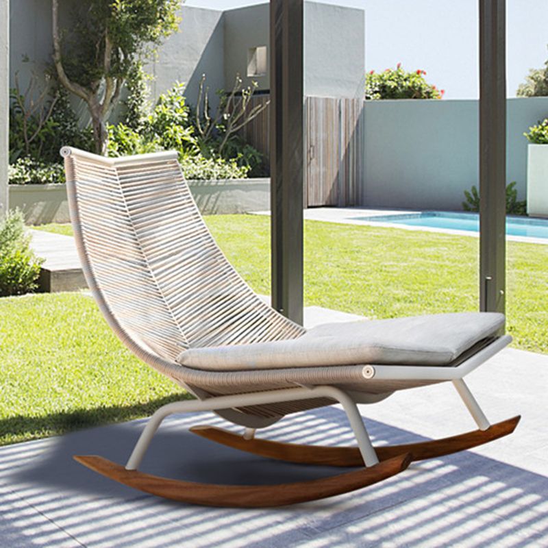 Modern Style Rocking Chair Metal Frame Wicker Spindle Rocker Chair wit